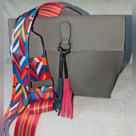 Treaded Pear | Bags | Treaded Pear Tassel Crossbody Bag | Poshmark